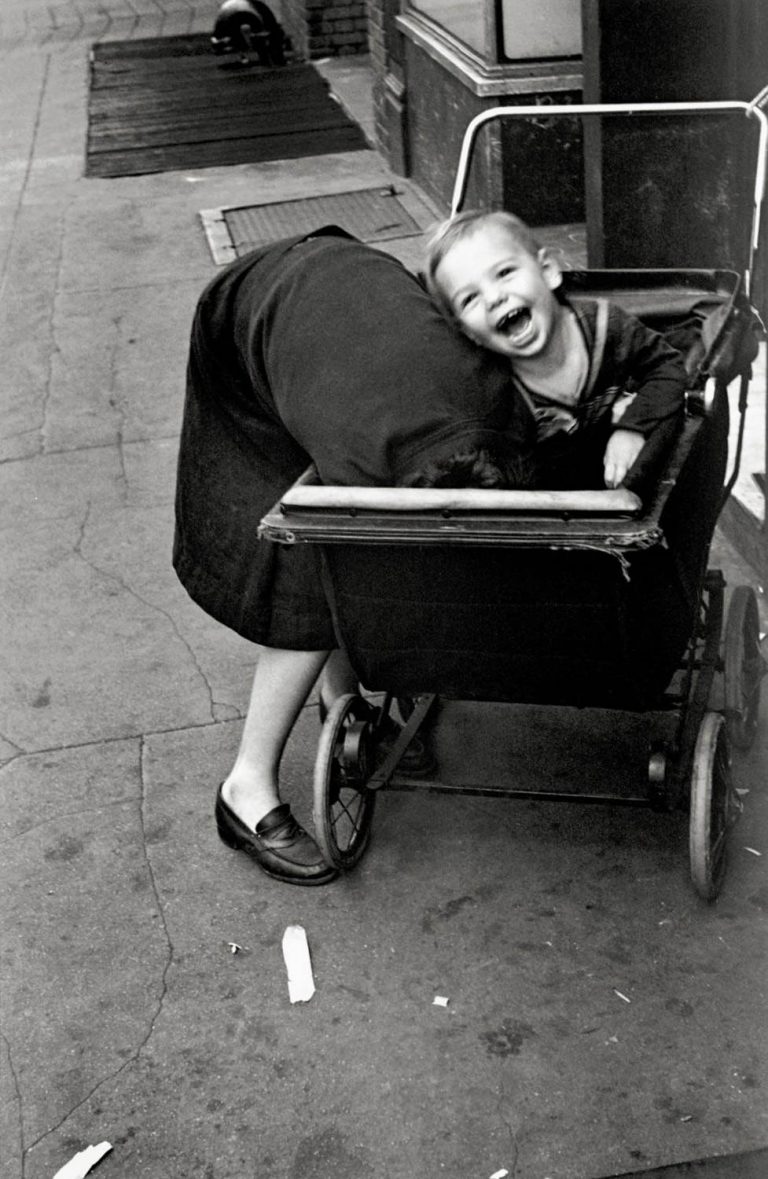 Helen Levitt - Observing New York's Streets - Exibart Street