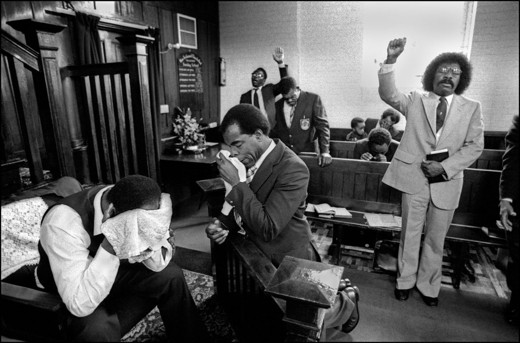 The English: Exploring the Work of Ian Berry - Exibart Street