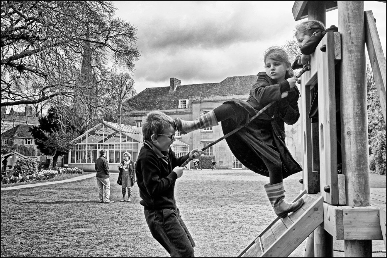 The English: Exploring the Work of Ian Berry - Exibart Street