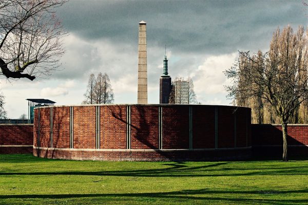 Mat Hennek: Silent Cities - Exibart Street