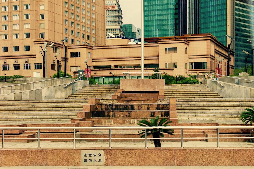 Mat Hennek: Silent Cities - Exibart Street