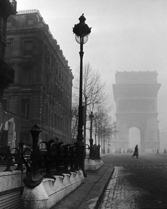 Ed Clark: On Assignment 1931-1962 - Exibart Street