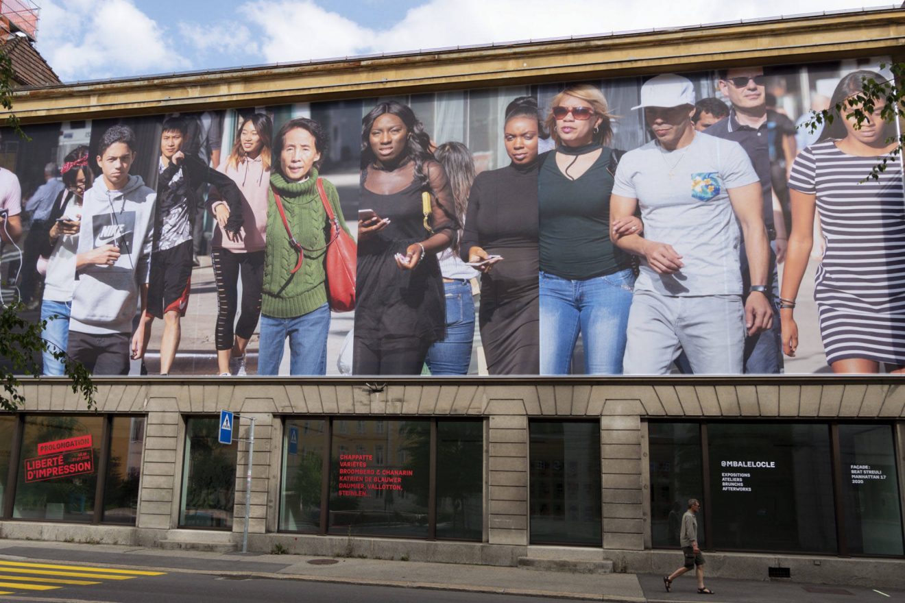 Beat Streuli: Manhattan 17 - Exibart Street