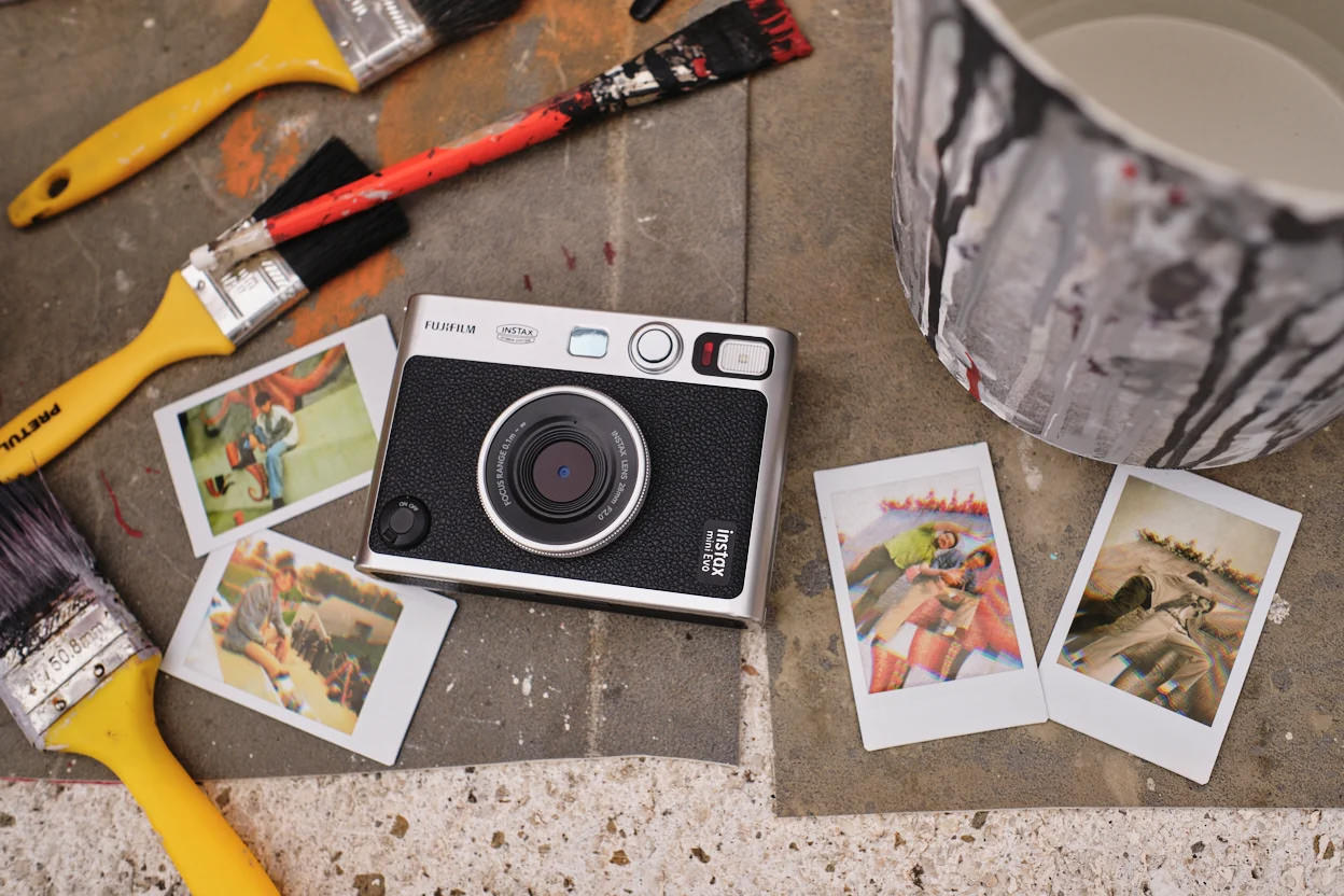 Fujifilm Introduces the Instax Mini Evo Hybrid Instant Camera - Exibart ...
