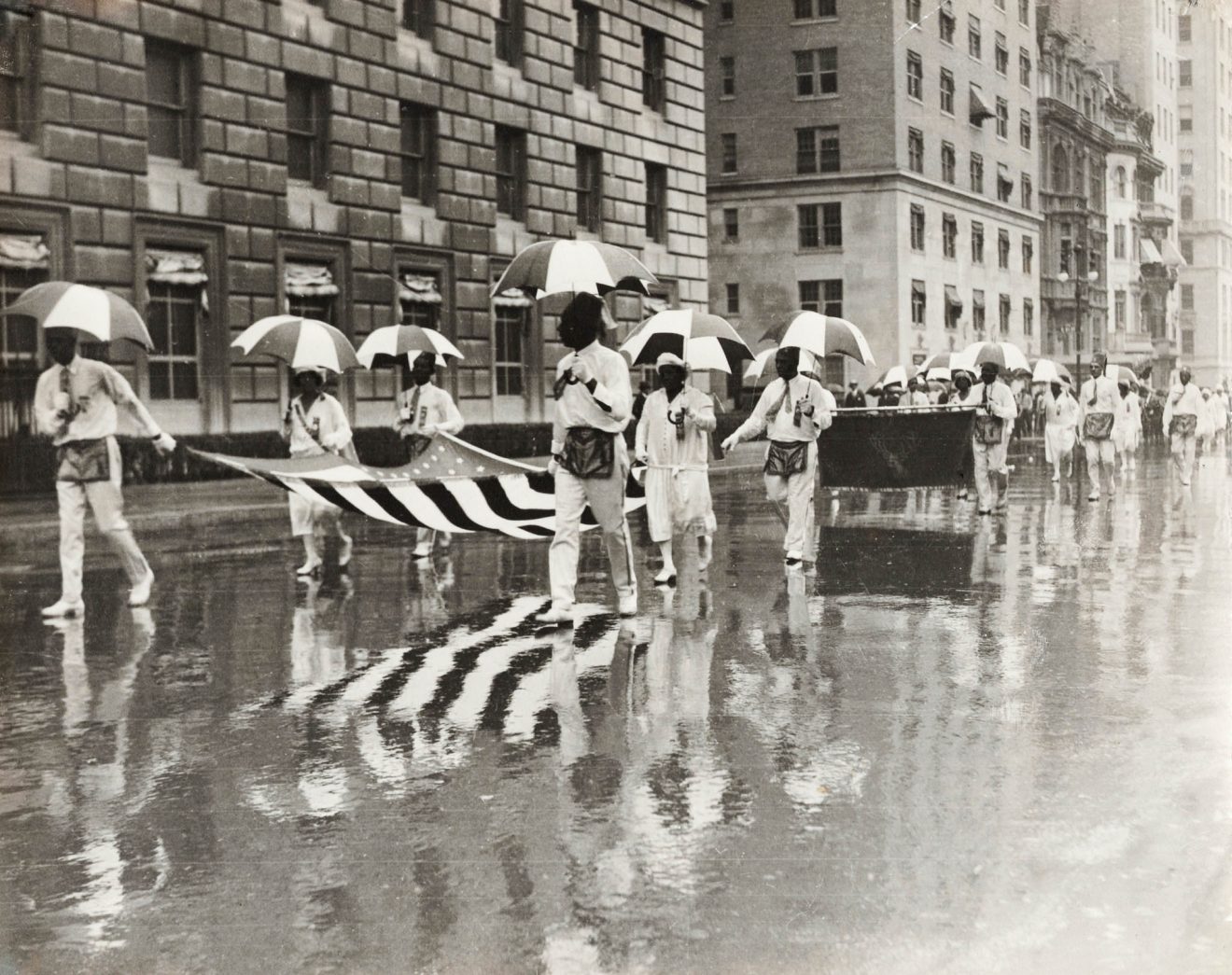 James Van Der Zee: A Portrait of Harlem - Exibart Street