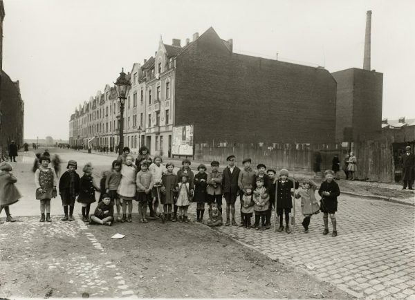 Germany / 1920s / New Objectivity / August Sander - Exibart Street