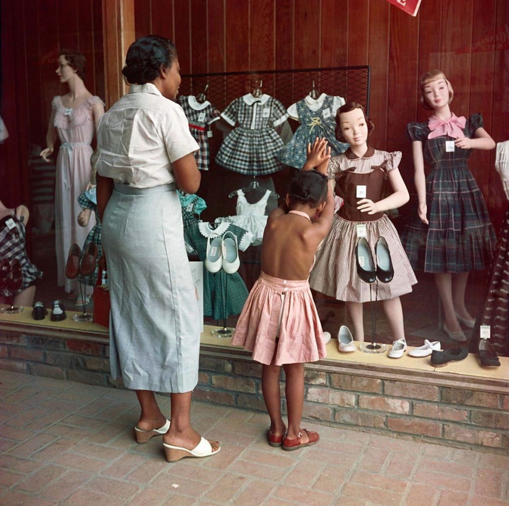 Gordon Parks: Segregation Story - Exibart Street