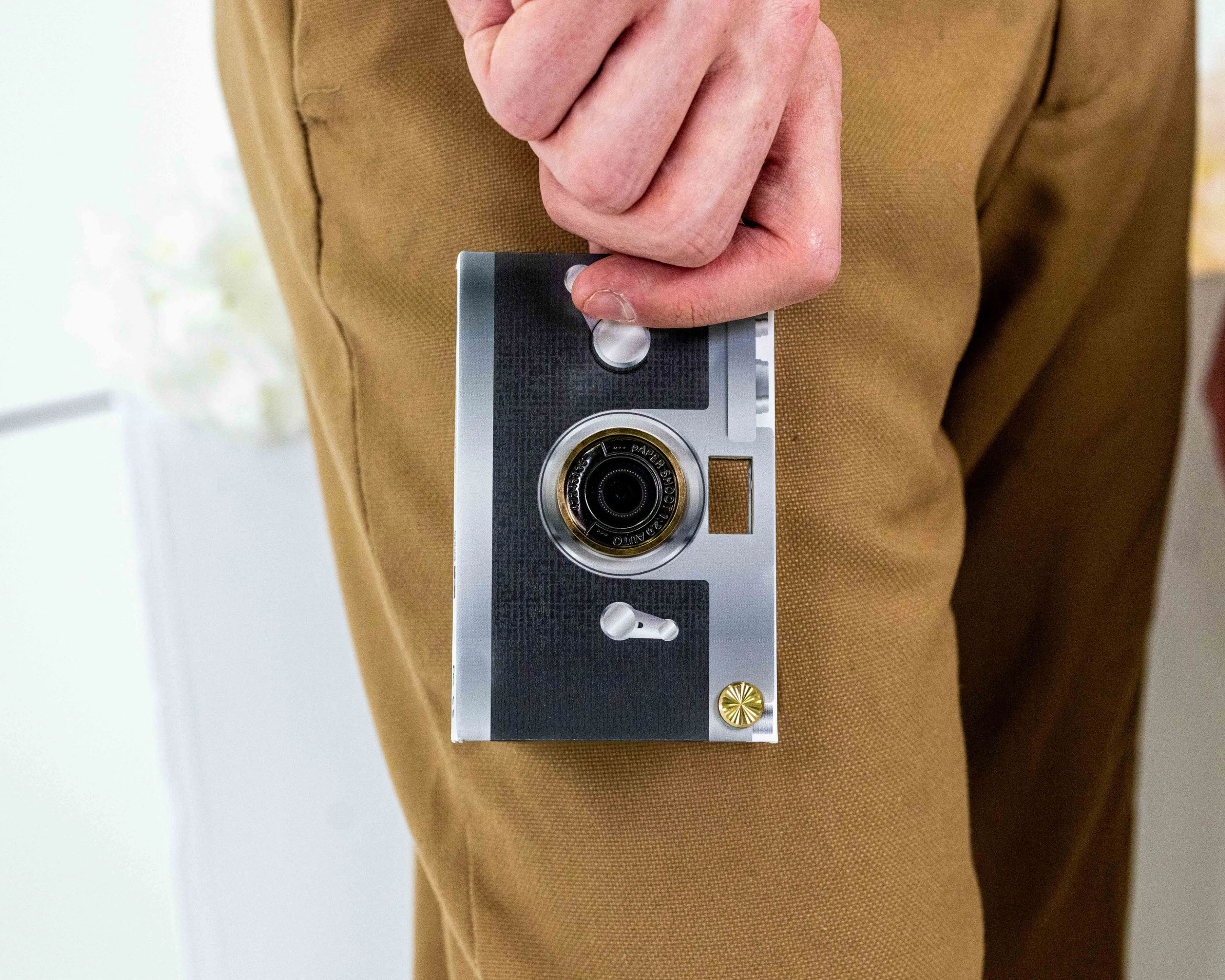 A Paper-Based, Flat Digital Camera that Resembles a Leica - Exibart Street