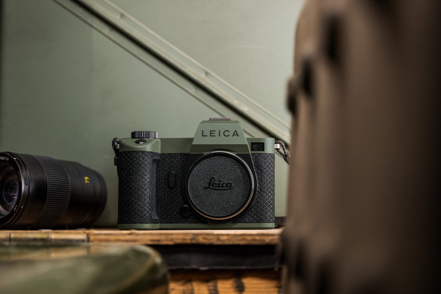 Leica Unveils the SL2-S Reporter Edition in Dark Green with an Aramid ...