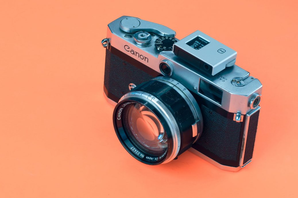 HEDECO Releases the Lime Two Hot Shoe-Mounted Light Meter - Exibart Street