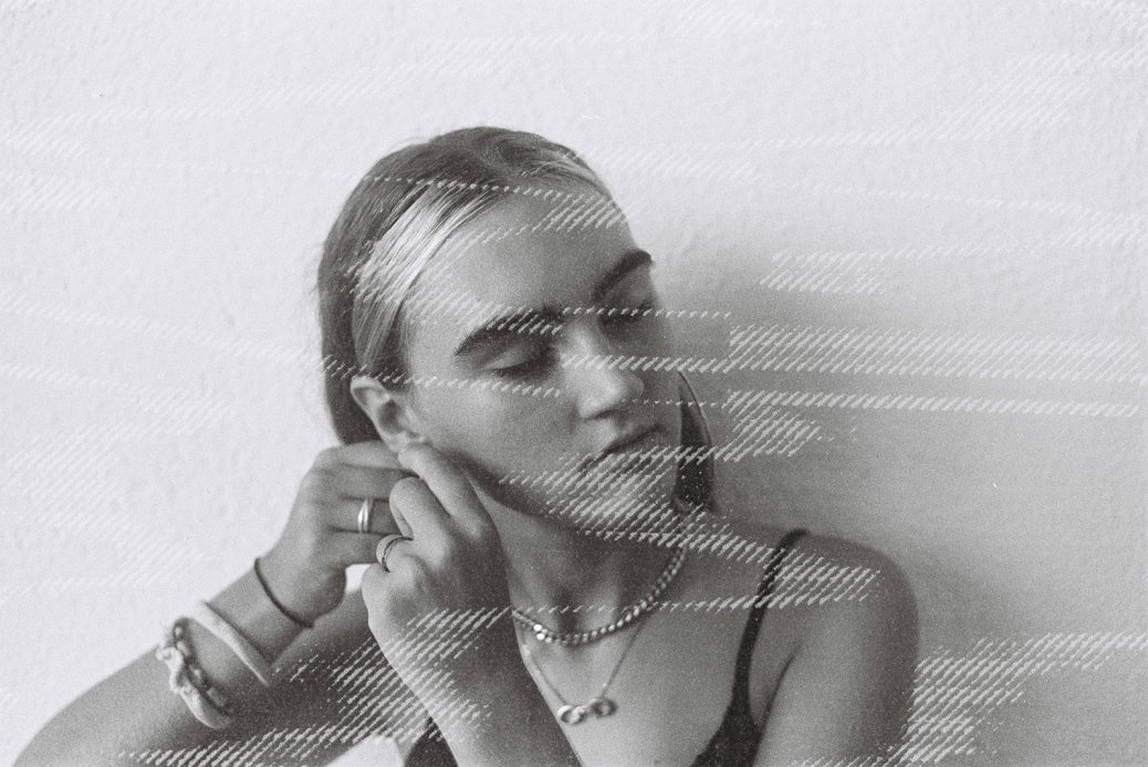 Dubblefilm Glitch Film Imitates Distorted VHS Tracking Effects ...
