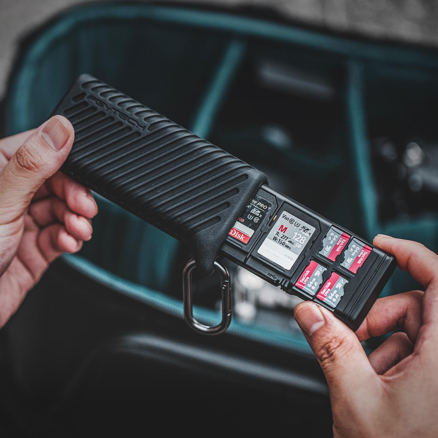 PGYTECH Unveils the CreateMate High-Speed Card Reader Case - Exibart Street