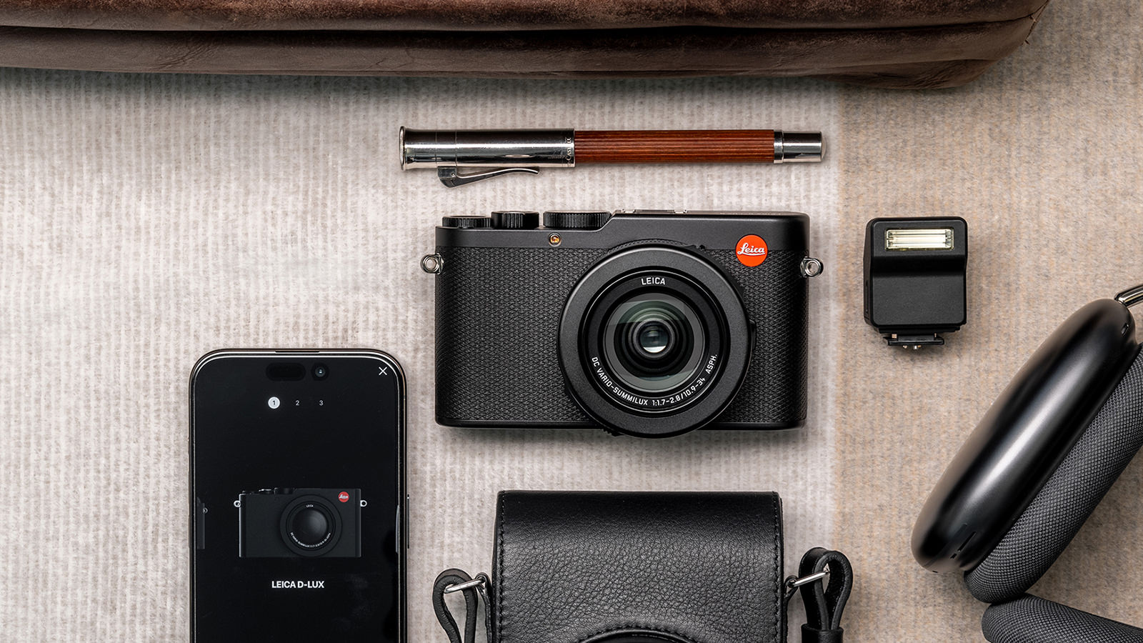 Leica Introduces the D-Lux 8 Compact Camera - Exibart Street