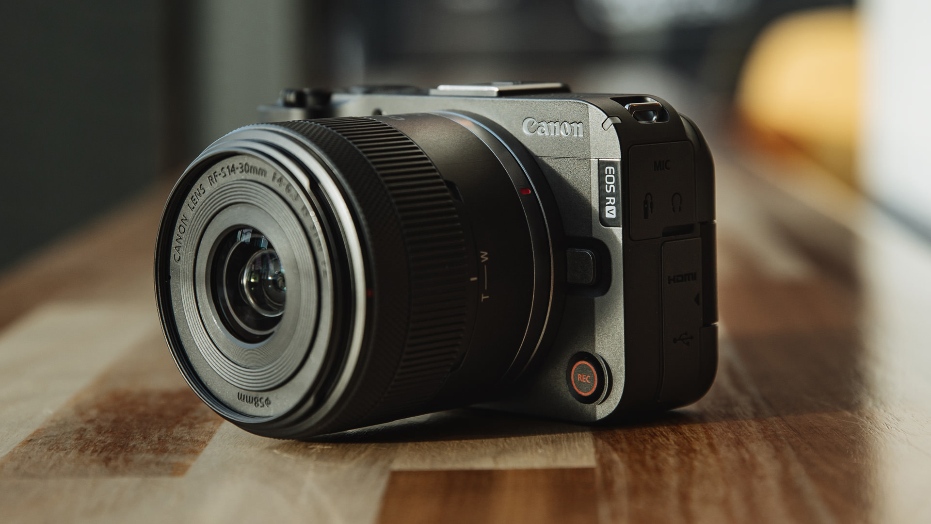 Canon Announces the EOS R50 V - Exibart Street