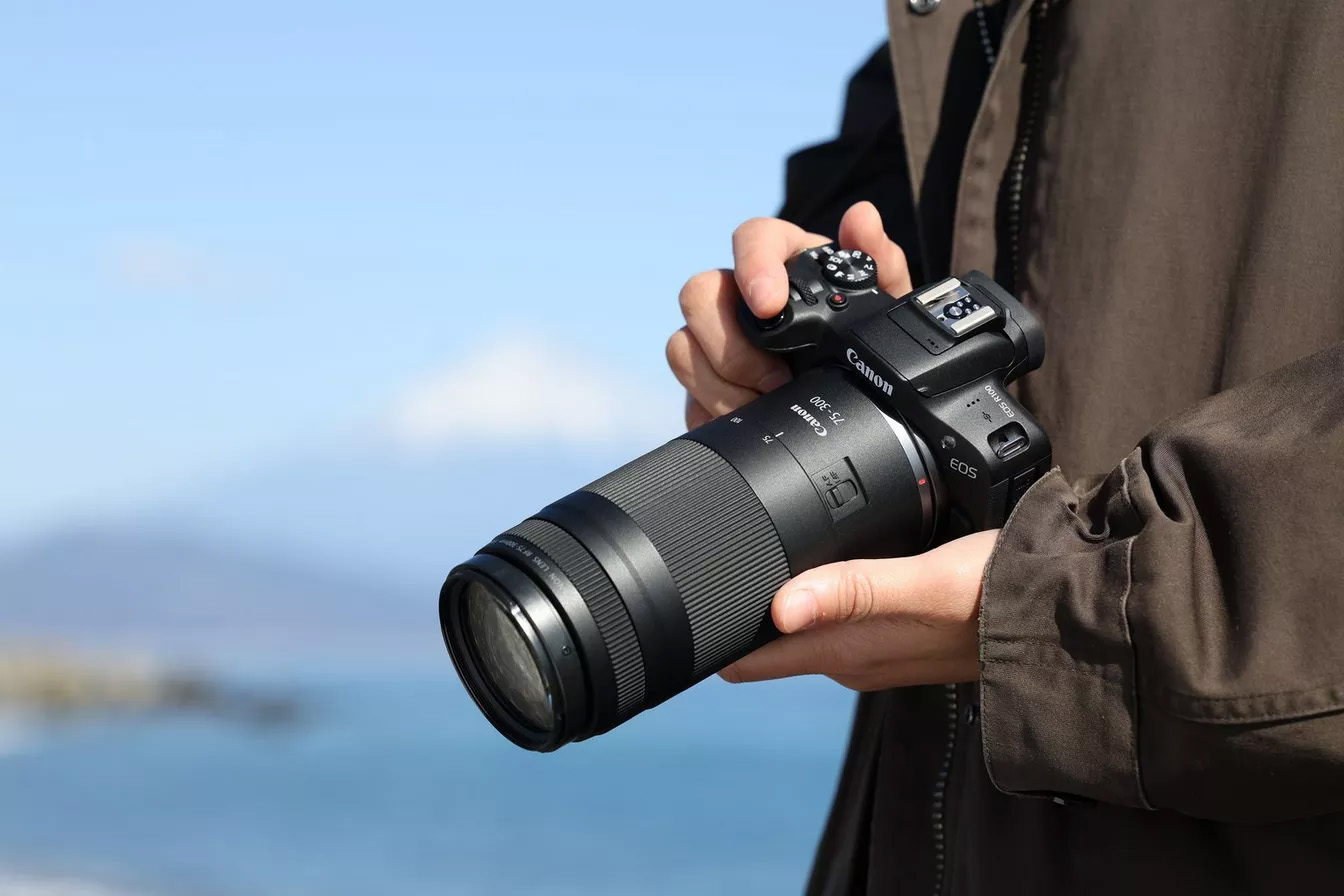 Canon Revives Classic 75-300mm Lens for RF Mount - Exibart Street
