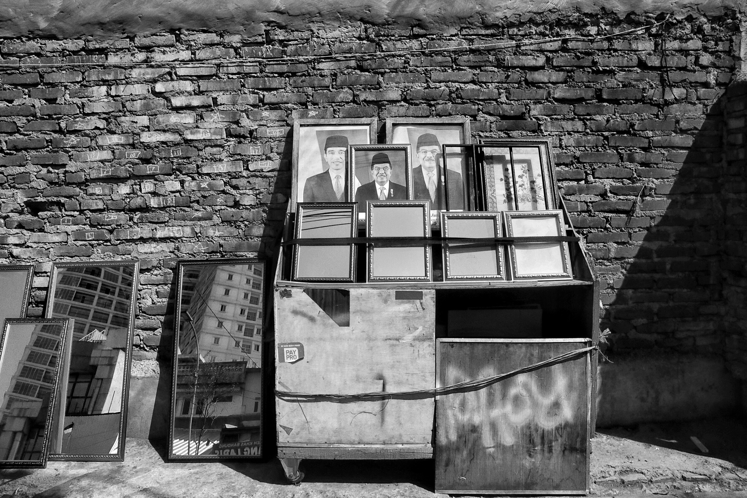 STREET FRAMES - Exibart Street