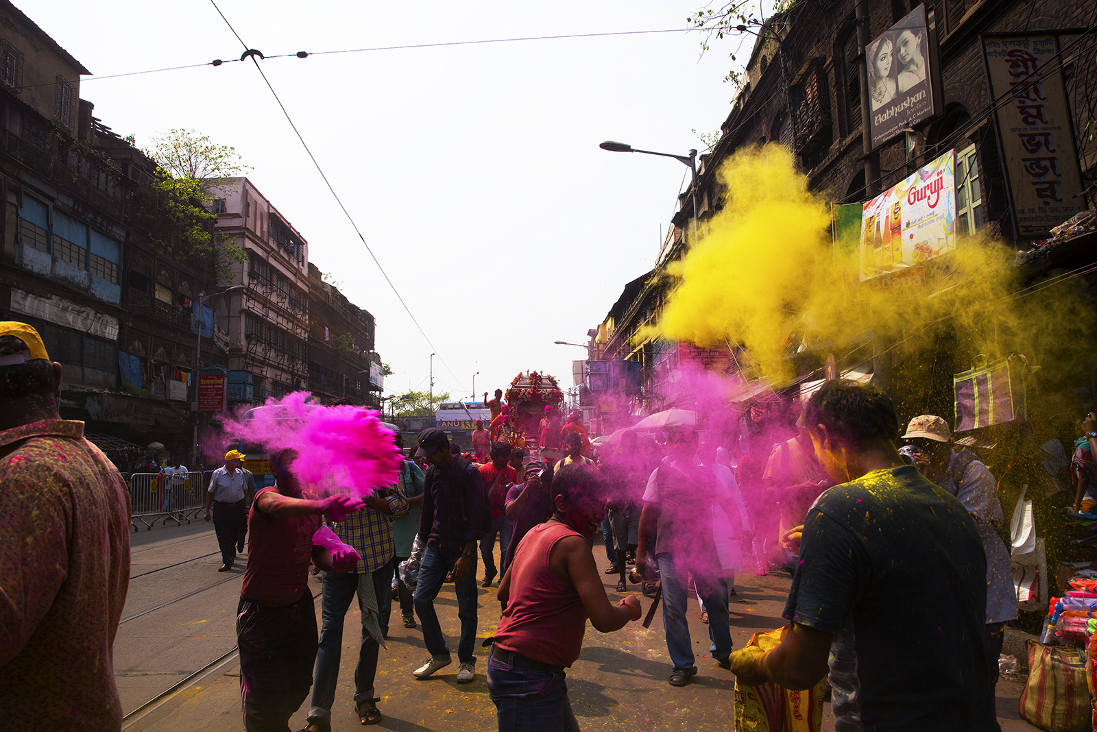 HOLI FESTIVAL - Exibart Street