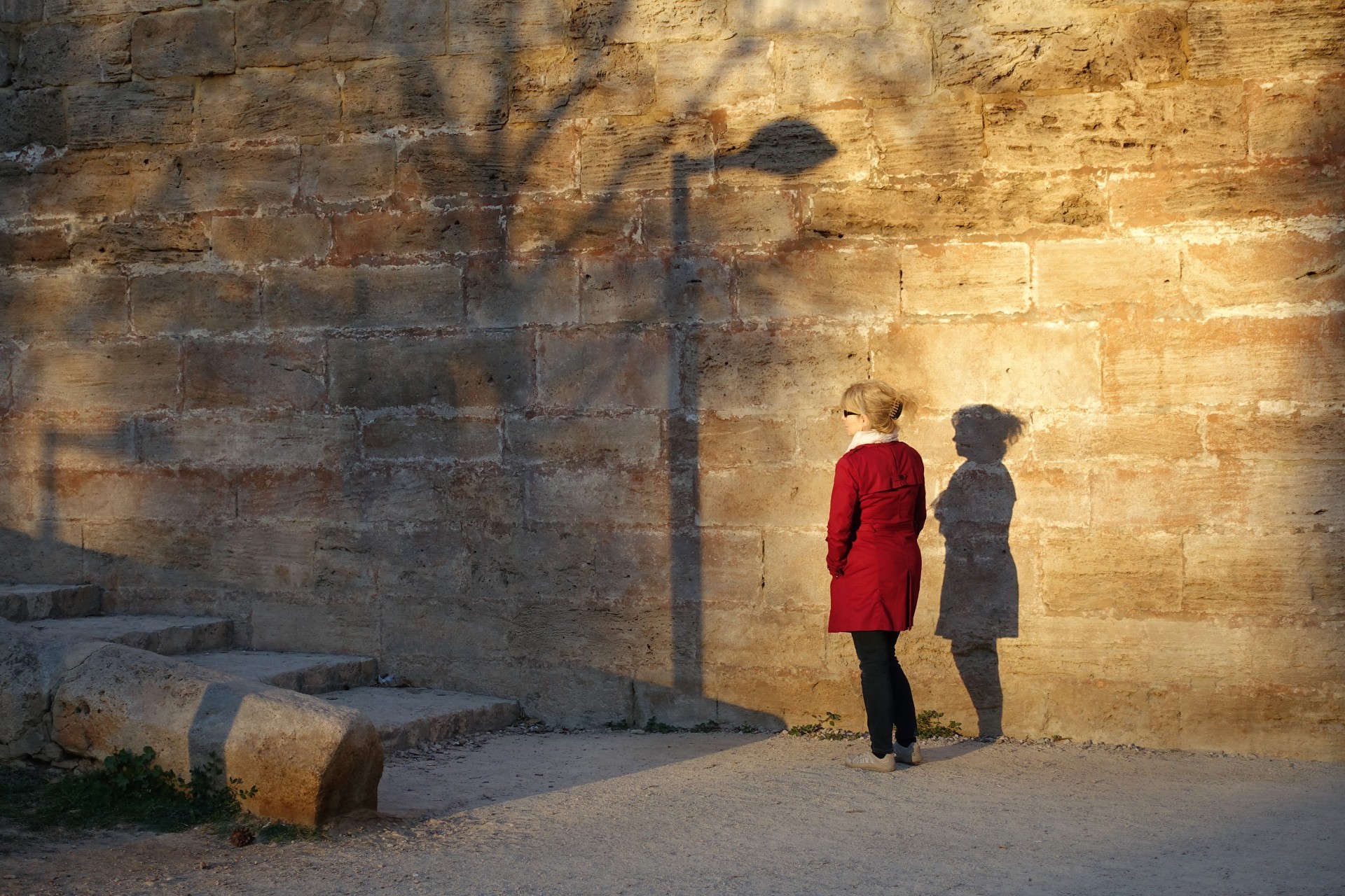 The 2nd Woman on the Wall - Exibart Street