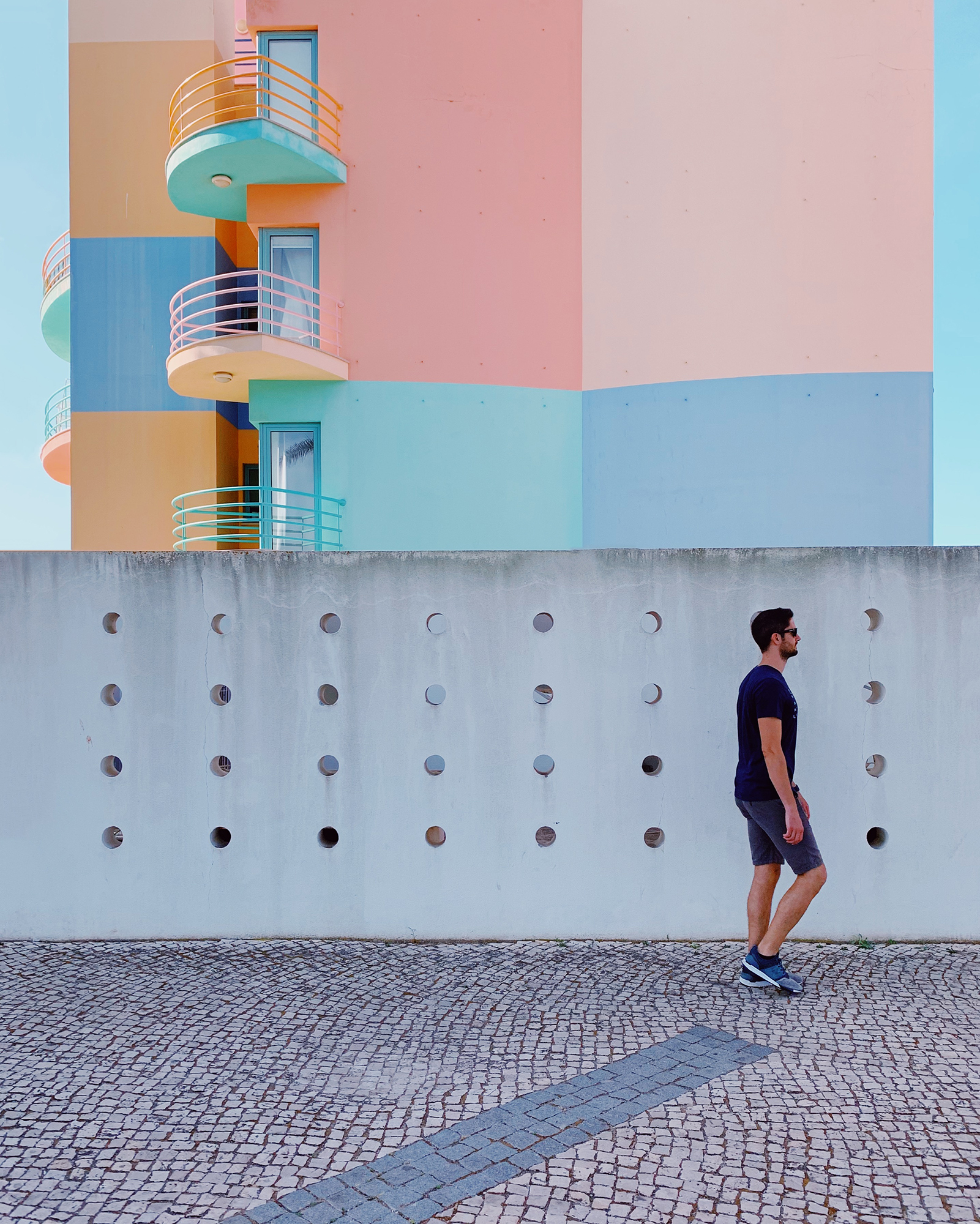 The colorful houses of Albufeira - Exibart Street