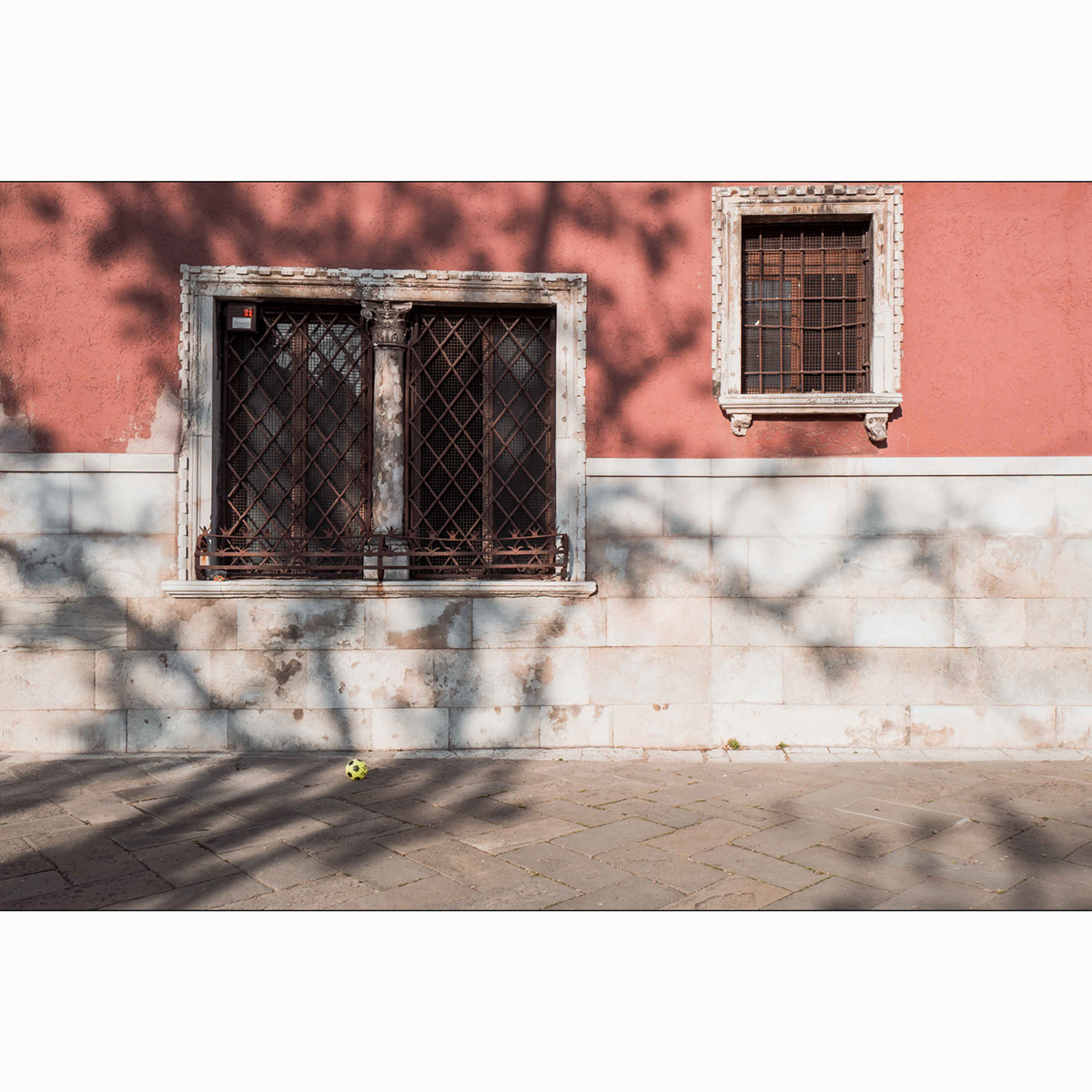 windows_of_milan - Exibart Street