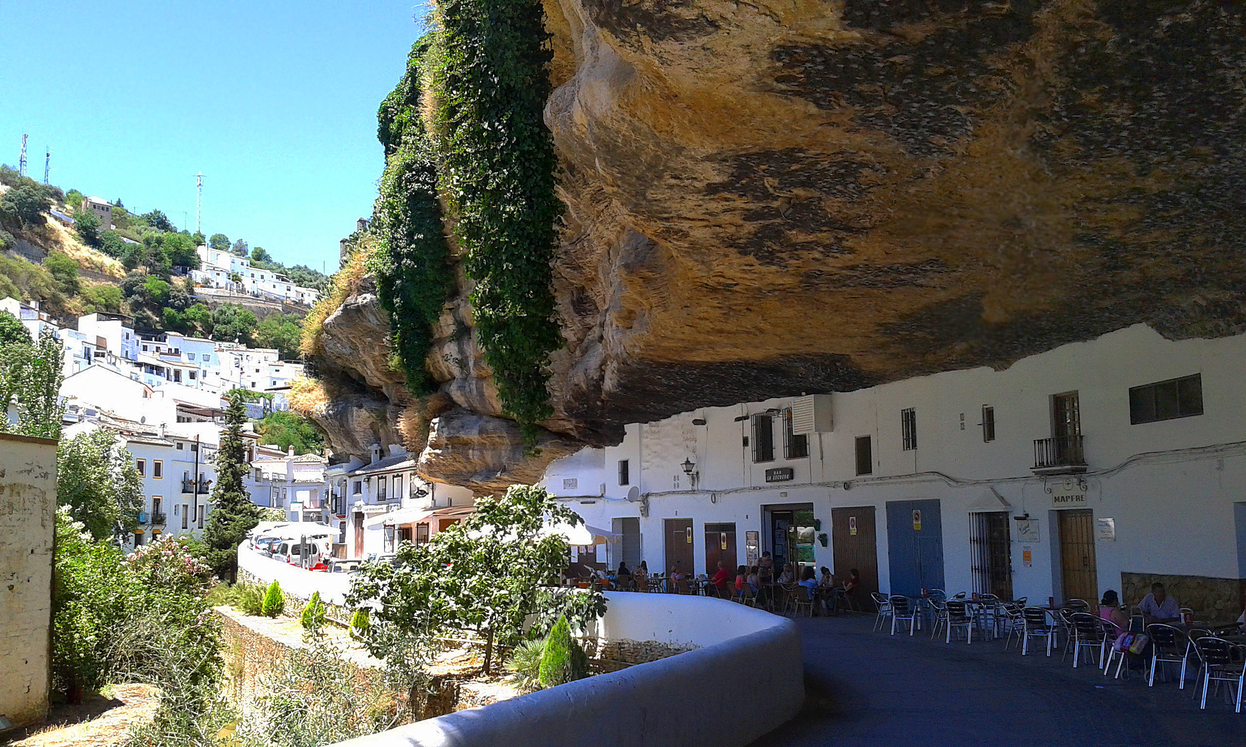 THE AMAZING ROCKS OF SENETIL DE LAS BODEGAS - Exibart Street