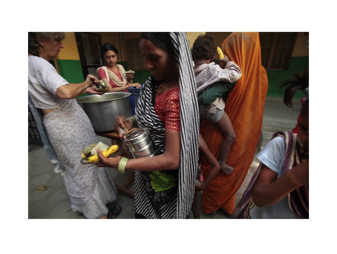 food distribution - Exibart Street