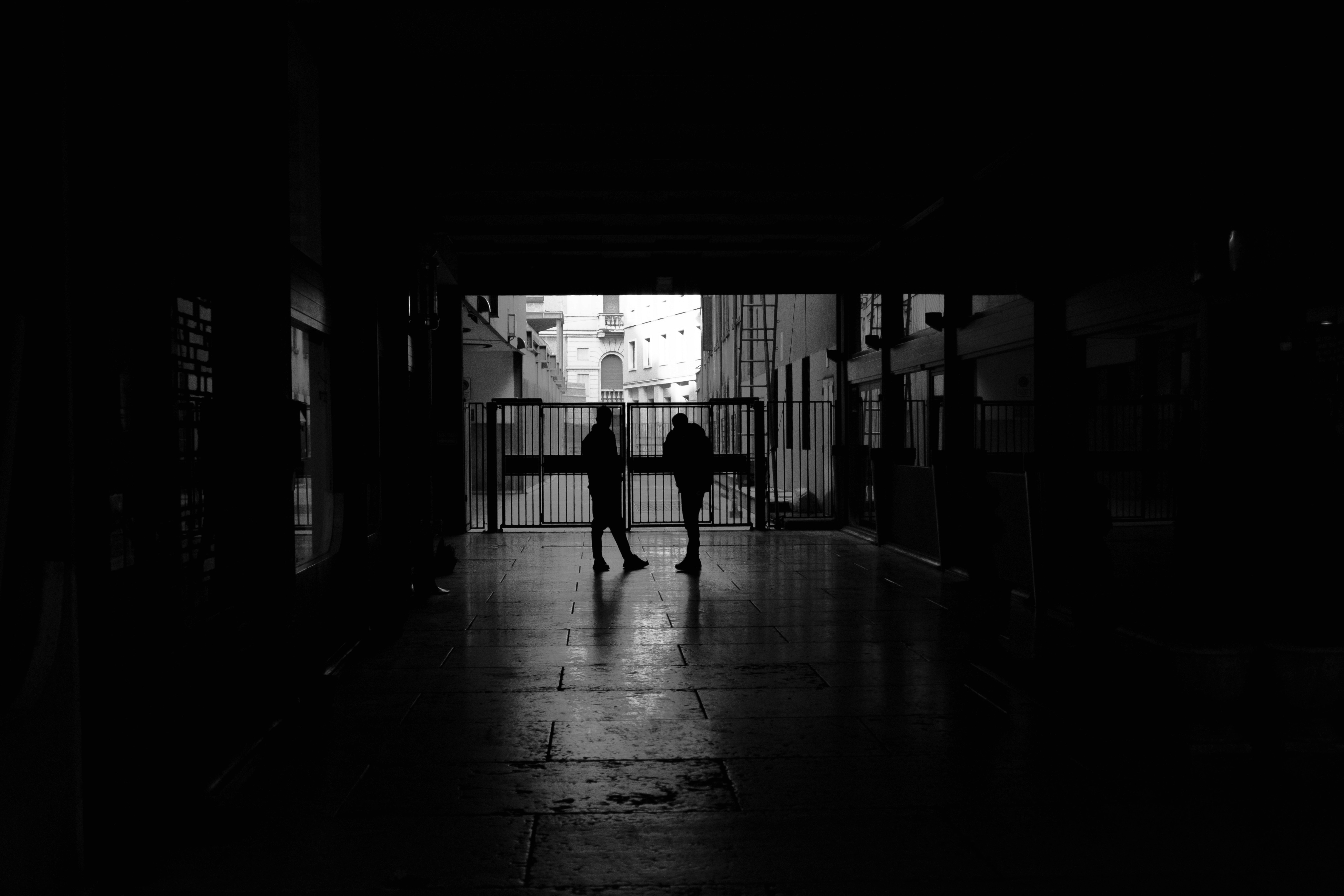 Two guys in The shadow - Exibart Street