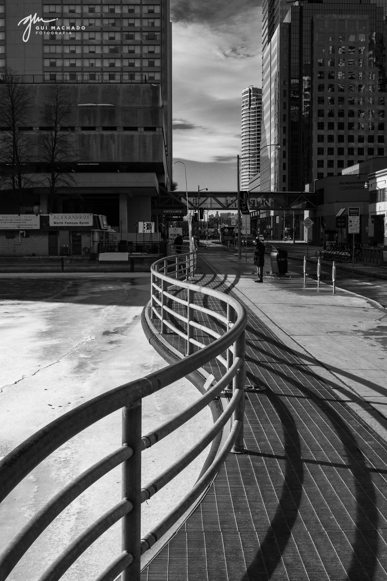 Curved Lines Exibart Street curved-lines-exibart-street