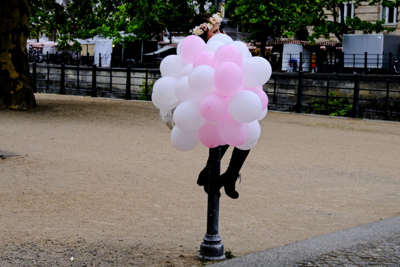 Lady Balloons - Exibart Street