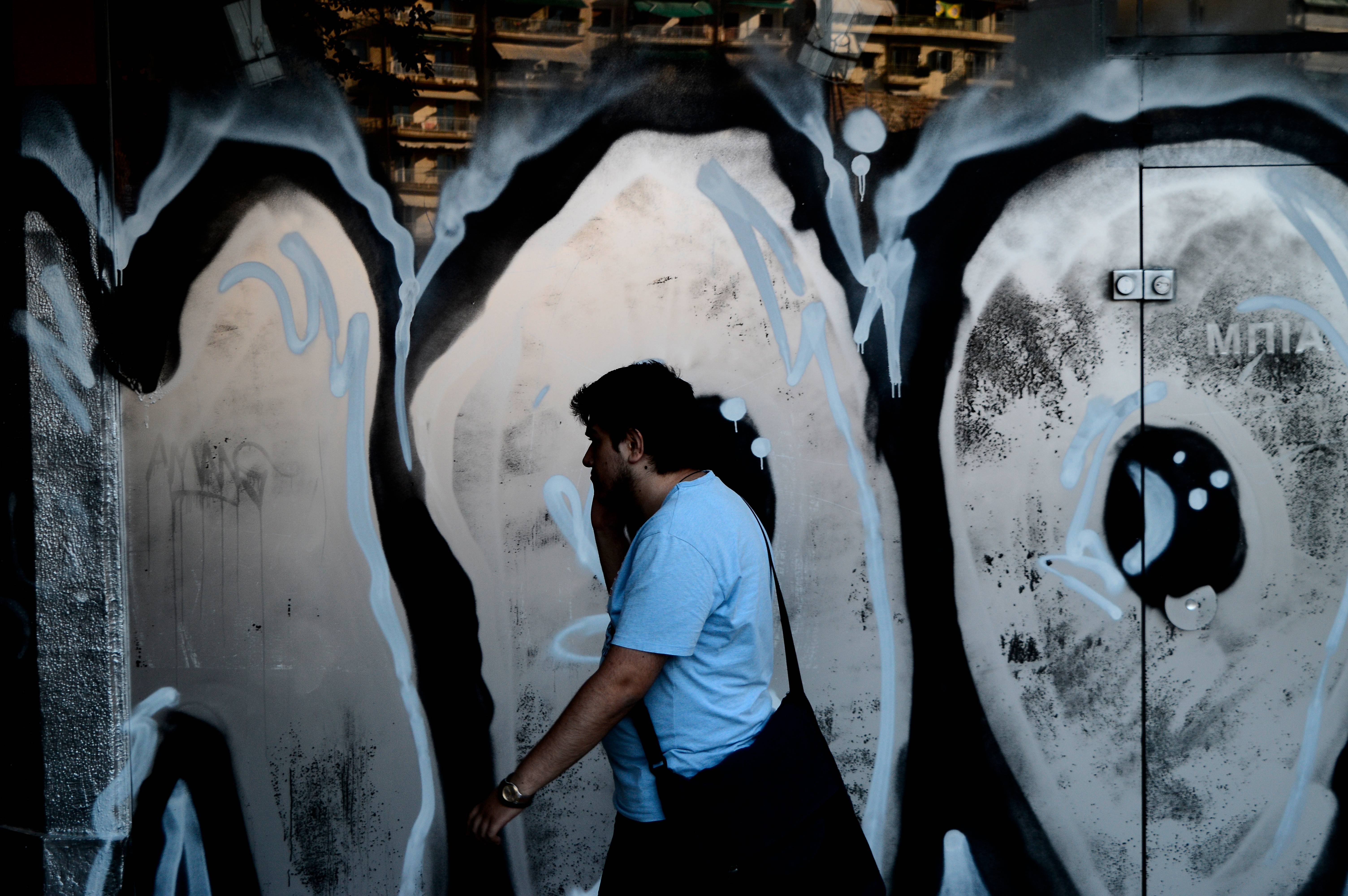 Graffiti walk by - Exibart Street